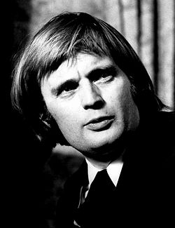 David McCallum FAQs 2026- Facts, Rumors and the latest Gossip.